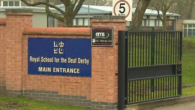Royal School for the Deaf Derby in special measures - BBC News
