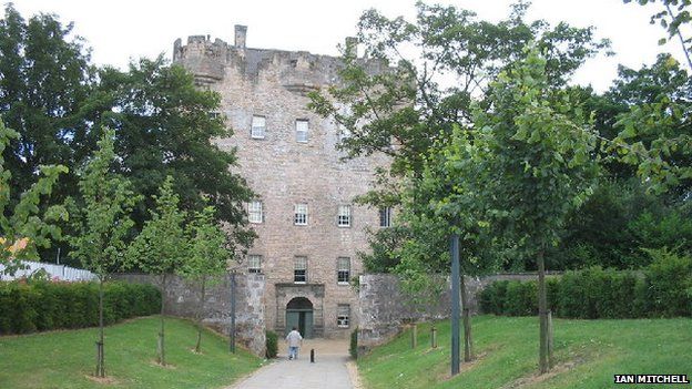 National Trust for Scotland to take over Alloa Tower - BBC News