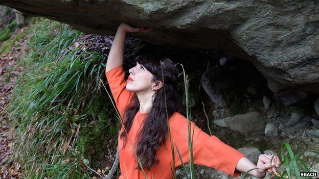 Wales' 9Bach win best album at BBC Radio 2 Folk Awards - BBC News