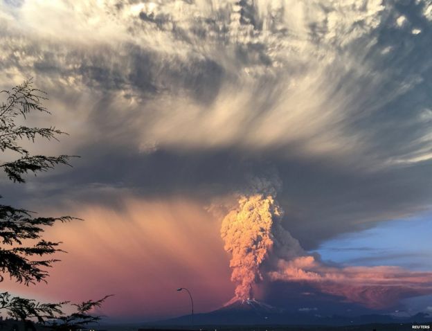 In pictures: Calbuco volcano eruption - BBC News