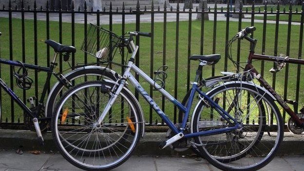 Park and cycle scheme opens at Oxford Park and Rides - BBC News