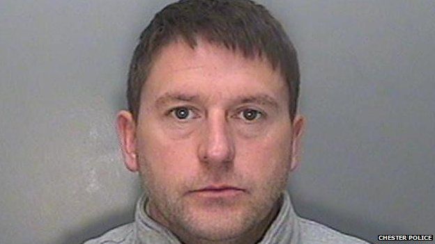 Chester 'cash-for-crash' bus fraud: Ringleader sentenced - BBC News