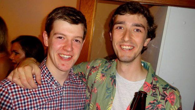 Nepal earthquake: UK sends humanitarian experts - BBC News