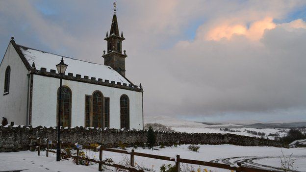 Further snow showers forecast for Scotland - BBC News