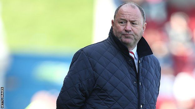 Cheltenham Town: Gary Johnson adds 'bite' to training - BBC Sport