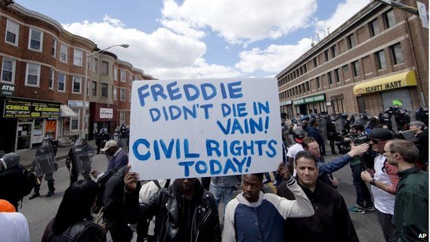 Baltimore riots: Obama condemns 'criminals' - BBC News