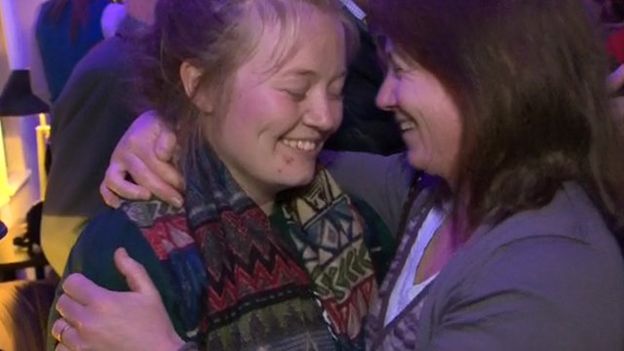 Nepal quake survivor Roger Strachan 'very lucky' - BBC News