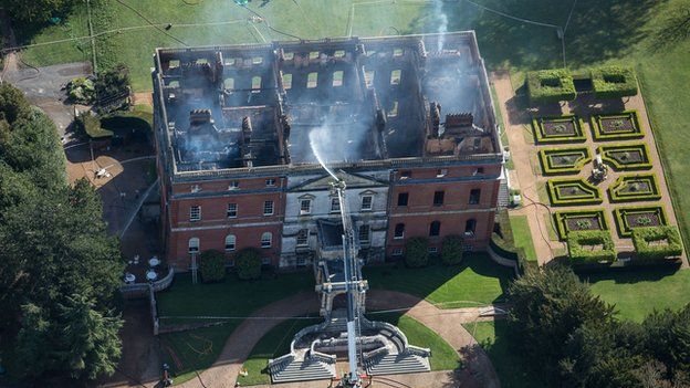 In pictures: Clandon Park House fire - BBC News