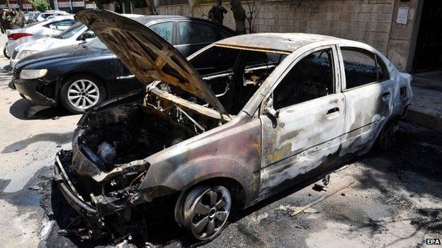 Syria conflict: Suicide blast rocks central Damascus - BBC News