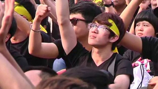 What's behind China-Taiwan tensions? - BBC News