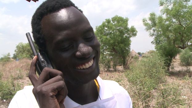 South Sudan refugees search for missing loved ones - BBC News