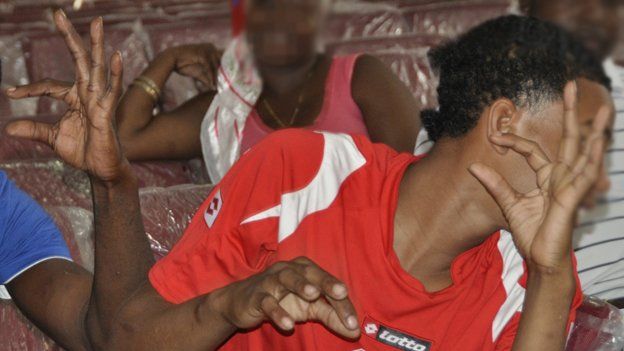 Panama tackles gangs with carrot-and-stick approach - BBC News