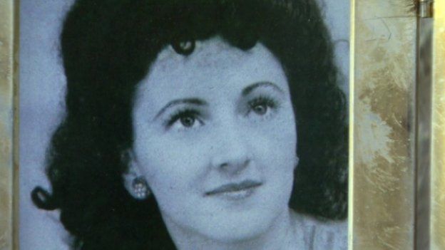 War is over - how Belfast 'let itself go' for VE day - BBC News