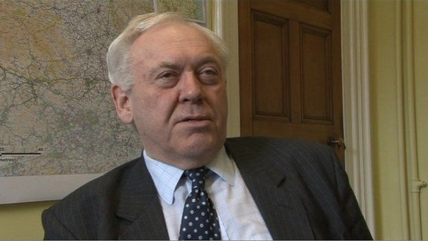 North Yorkshire Council leader quits after 14 years - BBC News