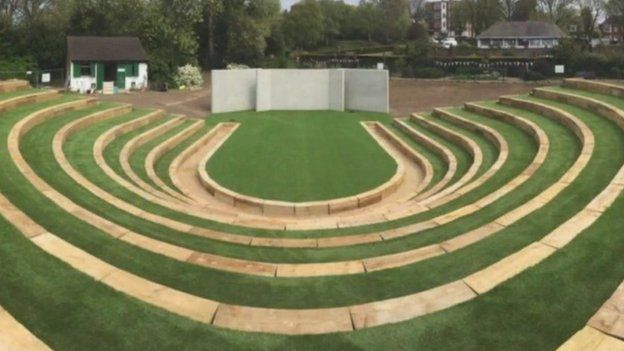 Brighton Open Air Theatre's first performance - BBC News