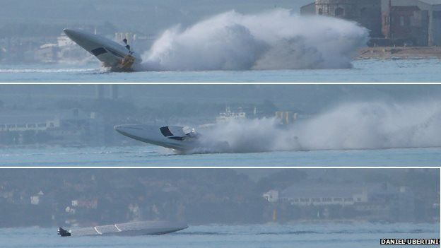 Speedboat crash in Solent leaves teenager critical - BBC News