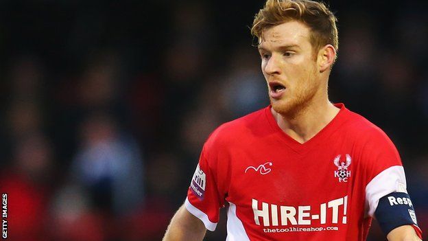 Kyle Storer: Cheltenham Town sign Wrexham midfielder - BBC Sport
