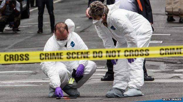 Police shoot NYC hammer attack suspect - BBC News