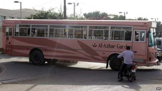 Karachi bus massacre: The survivors who drove to hospital - BBC News