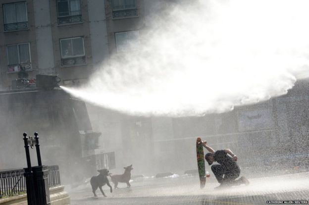 Week in pictures: 9-15 May 2015 - BBC News