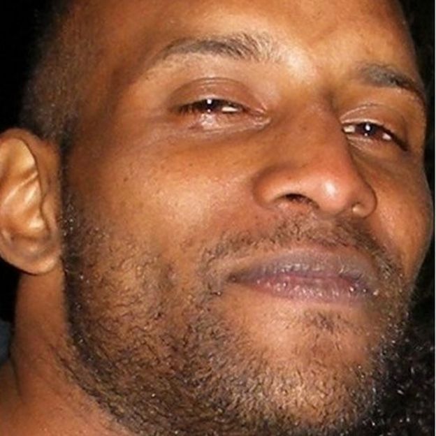 Teenagers detained over Northolt stabbing murder - BBC News