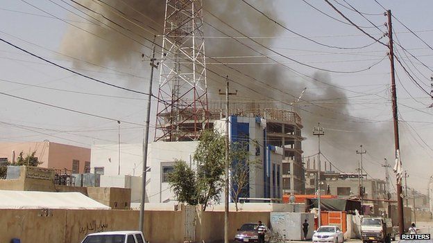 Islamic State crisis: Militants seize Ramadi stronghold - BBC News