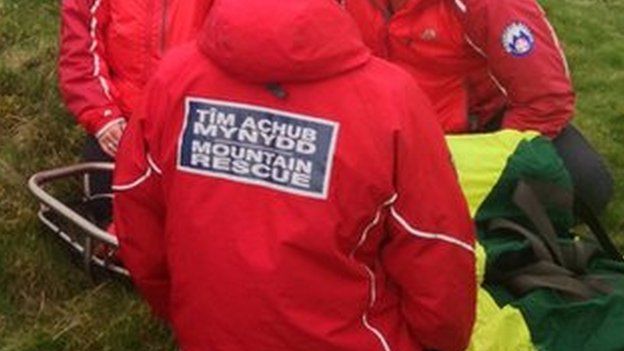 Surrey Search and Rescue volunteers complete 1,000th mission - BBC News