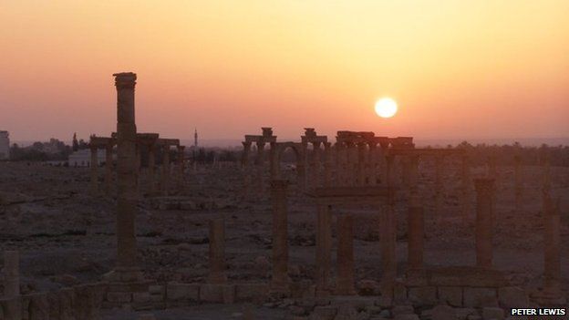 Palmyra in pictures: A Syrian site under threat - BBC News