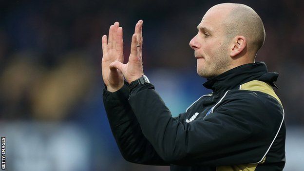 Adam Murray: Mansfield Town manager gets new contract - BBC Sport
