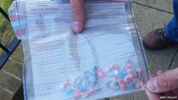 Kent and London suspect drug dealers charged by police - BBC News