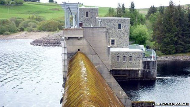 Vandals damage hydro-electric dam at Lairg - BBC News