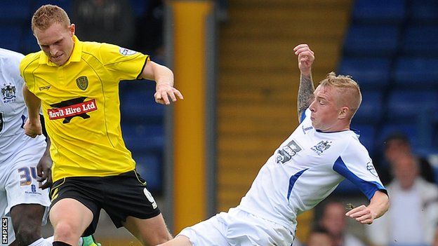 Northampton Town: Midfielder Nicky Adams sign three-year deal - BBC Sport