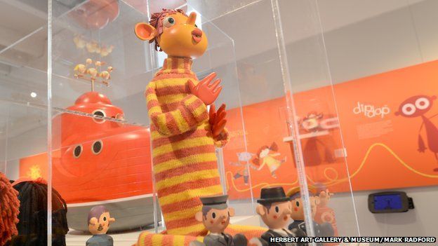 'Unprecedented' crowds at Coventry children's TV exhibition - BBC News