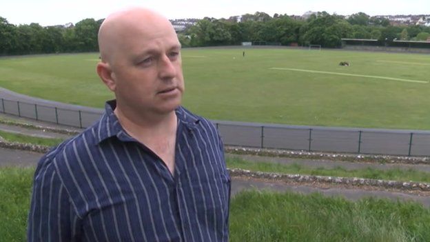 Brighton velodrome campaigners continue fight for revamp - BBC News