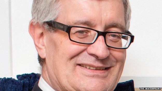 Probe into running of Swansea Uni School of Management - BBC News