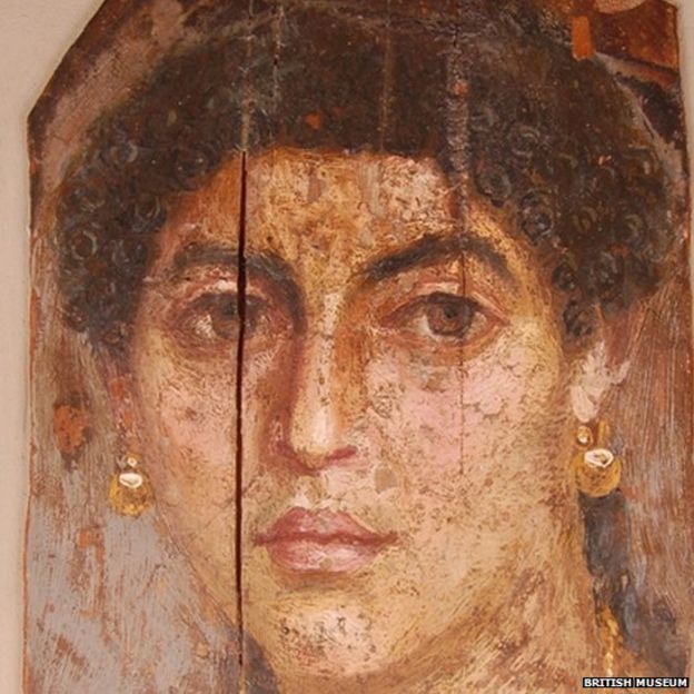 Wallsend's Segedunum museum hosts exhibition of Roman artefacts - BBC News