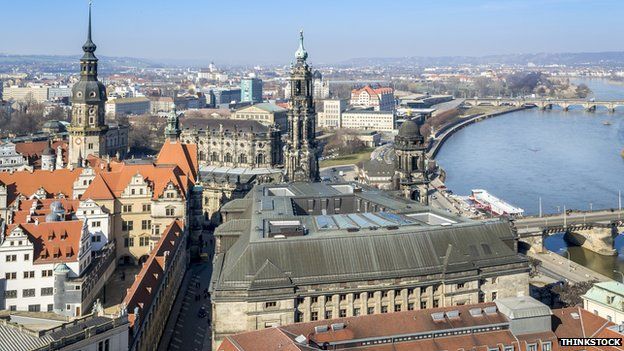 Two ways of coming to terms with wartime tragedy - BBC News