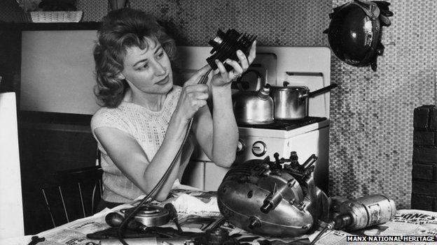 Isle of Man TT: Beryl Swain features in exhibition - BBC News