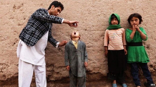 Polio in Pakistan: Drop of 70% recorded this year - BBC News