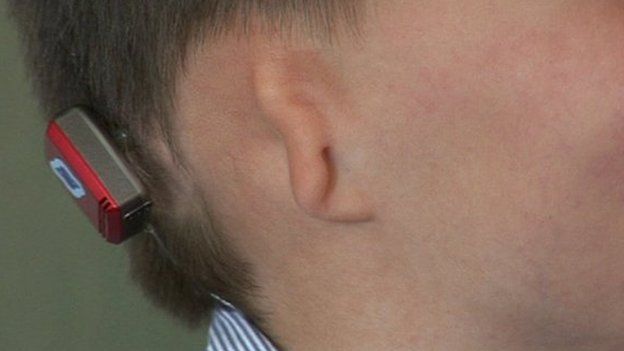 Boy born with no ears gets sunglasses wish - BBC News