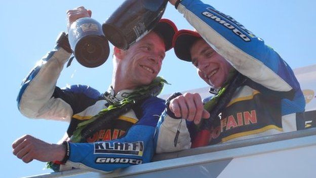 Isle of Man TT 2015: Birchall brothers complete double - BBC Sport