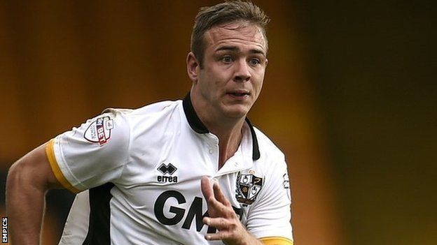 Tom Pope: Bury sign Port Vale striker on free transfer - BBC Sport