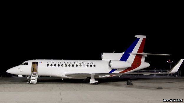 French PM Valls scorned for Uefa jet trip to Berlin - BBC News