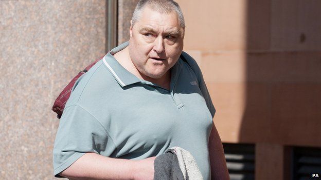 Colin Patterson jailed after internet grooming sting - BBC News