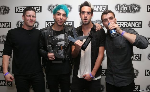 All Time Low win two prizes at this year's Kerrang! rock awards - BBC News