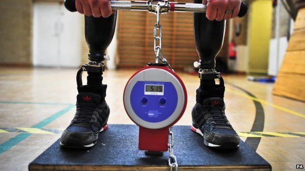 How do amputees learn to walk again? - BBC News