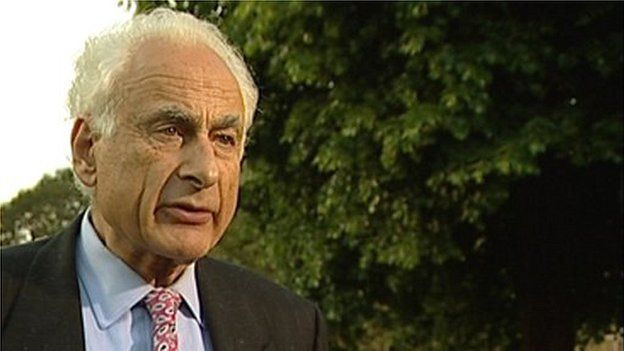 Anthony Steen made CBE, Jo Pavey appointed MBE - BBC News