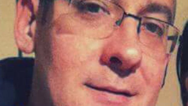Jeff Henry death: Trio jailed over 'cowardly' Cambridge killing - BBC News