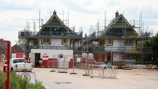 Stafford Beacon Barracks homes' keys handed over - BBC News
