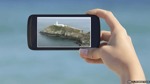 Welsh phones pick up Irish network data charges - BBC News